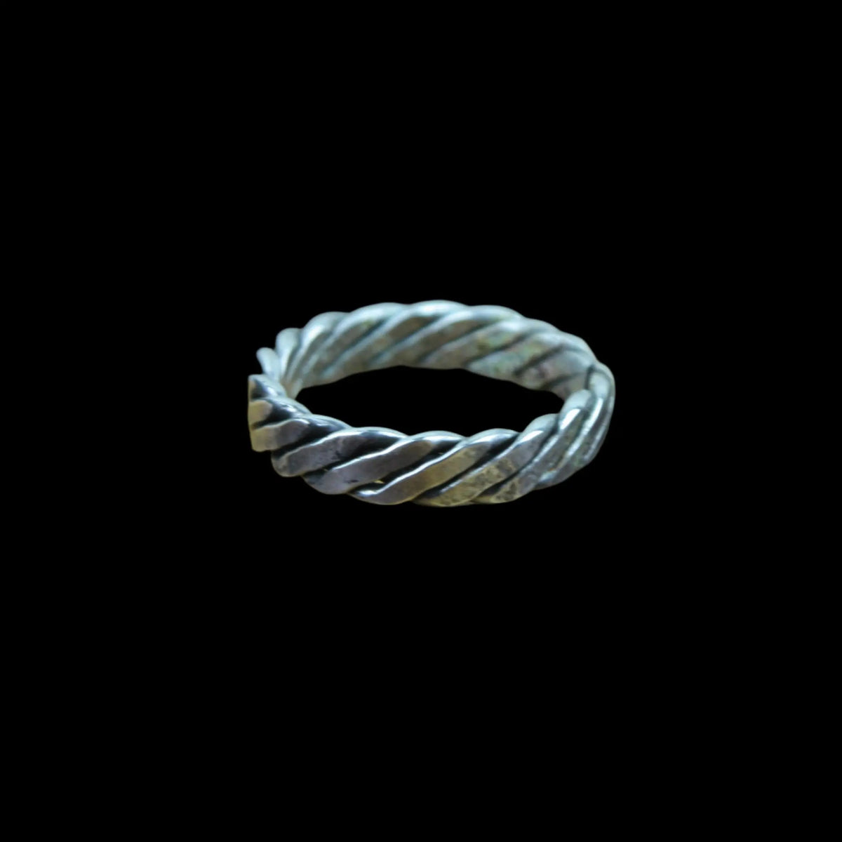 Twisted ring in sterling silver – Valhallas silver